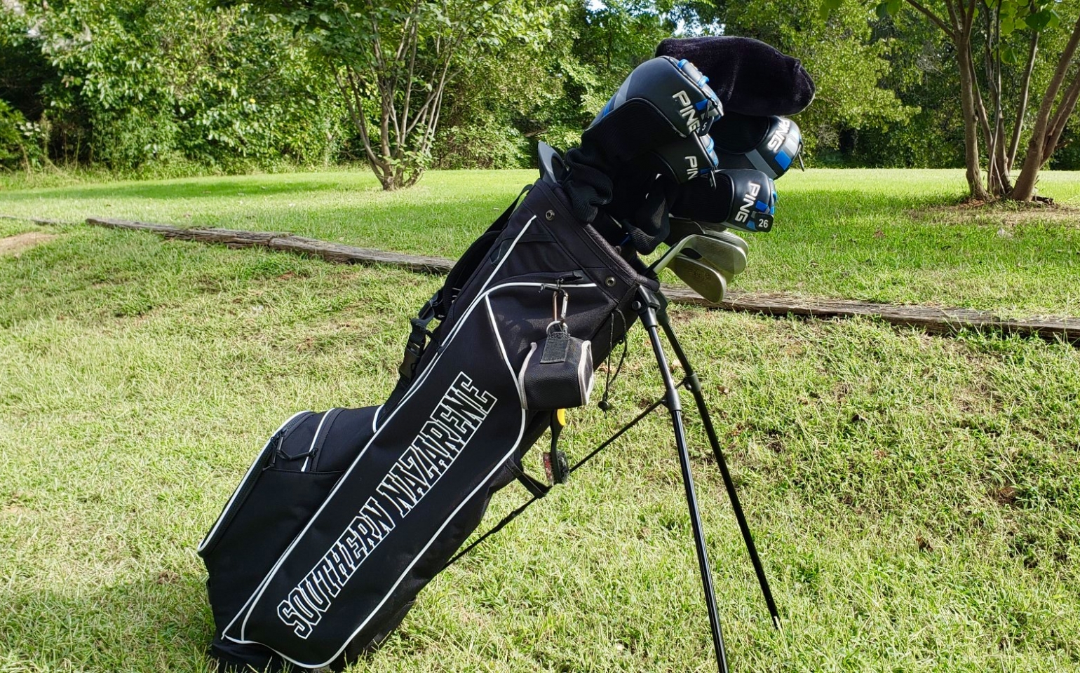 Tee it High, Let it Fly: SNU’s Golf Teams – The Echo